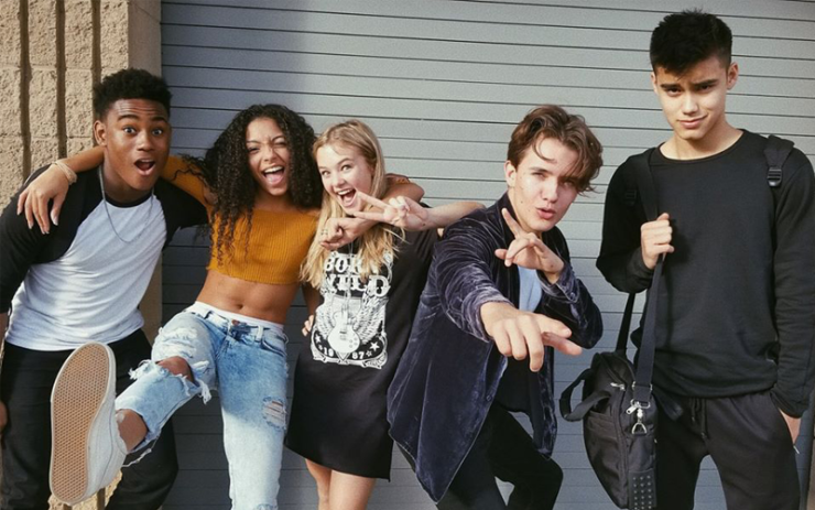 Brasileira é escolhida para fazer parte do primeiro grupo pop global ...