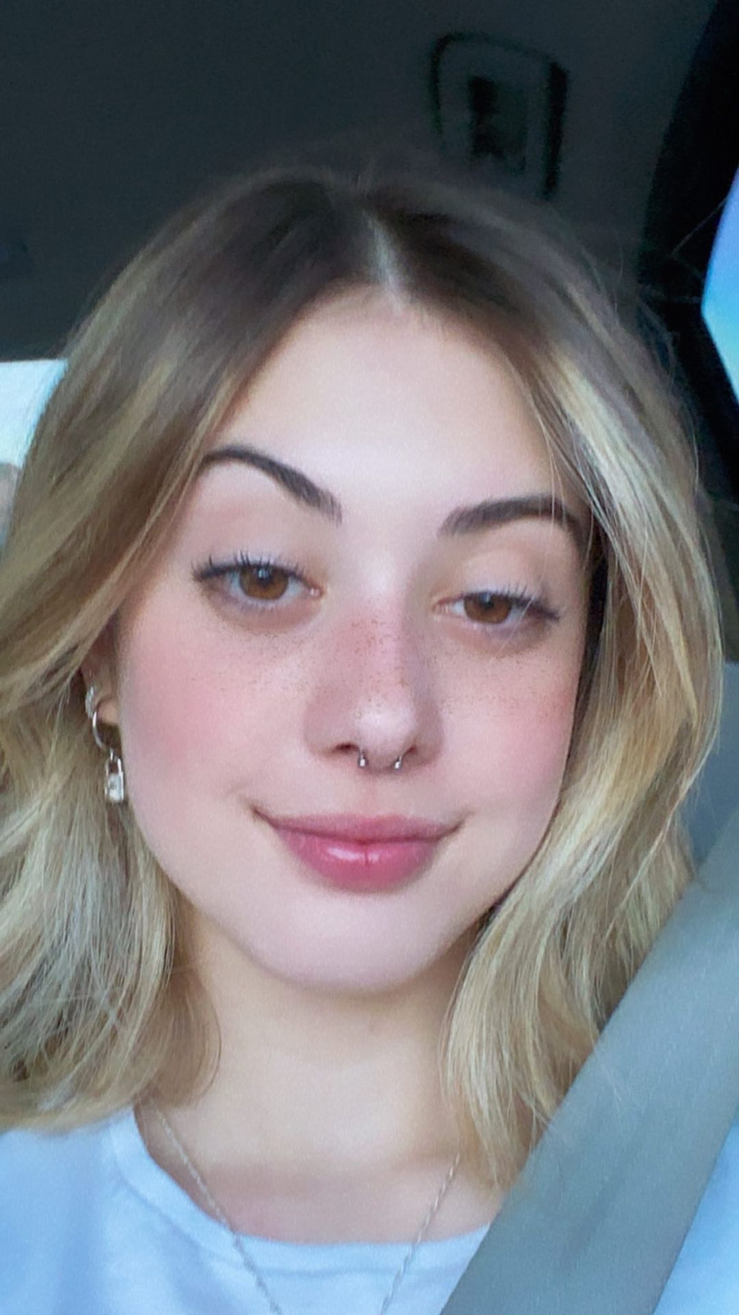 Ananda mudou o visual e você precisa ver o quão maravilhoso ficou ...