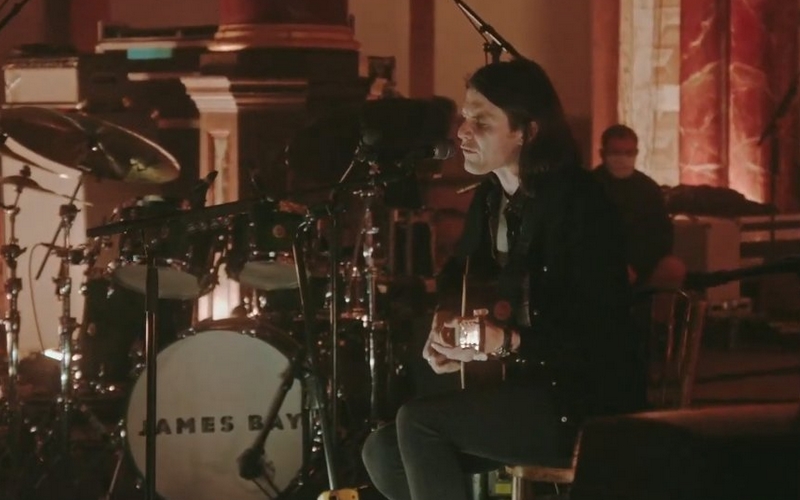 James Bay leva toda a sua essência como artista para palco de show ...