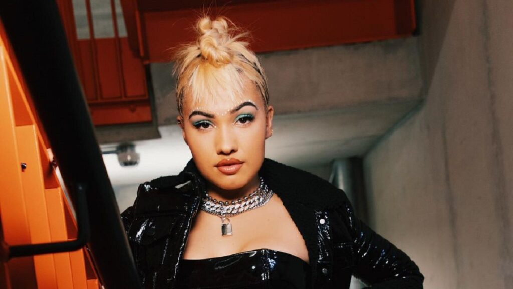 Conheça Mabel, a cantora que sabe tudo sobre como superar o ex – Febre Teen