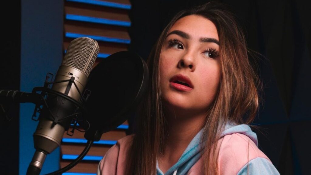 Bibi Tatto lança a calorosa ‘B.O.’, novo single que conta com trecho de ...