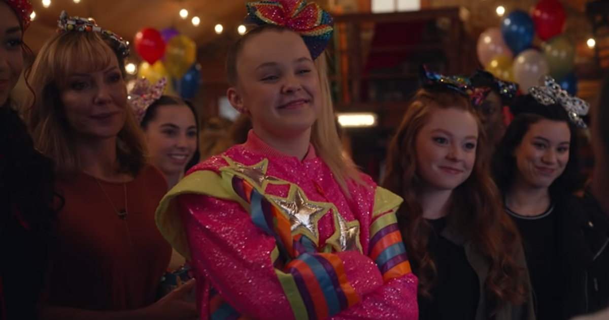 The J Team: Novo trailer mostra JoJo Siwa provando que as diferenças ...