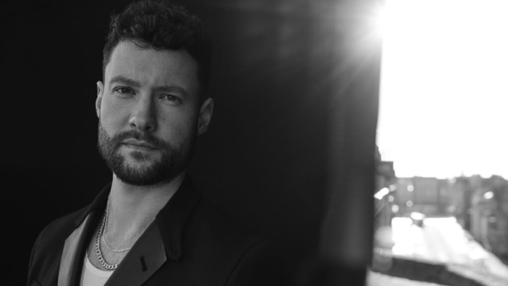 Conheça Calum Scott, cantor britânico que alcançou o estrelato após o ...
